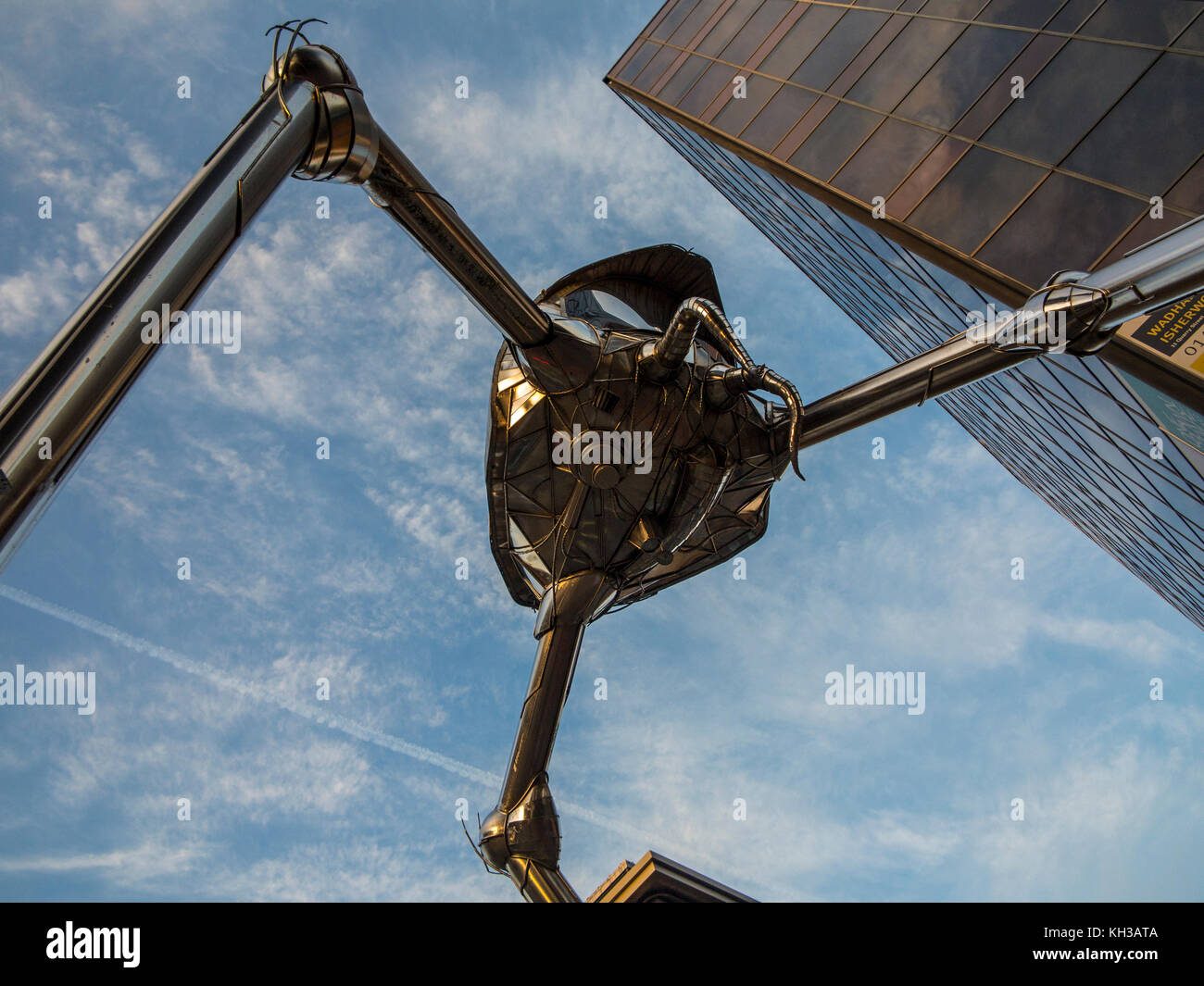 A sculpture from HG Well's book War of the Worlds - a Martian fighting ...