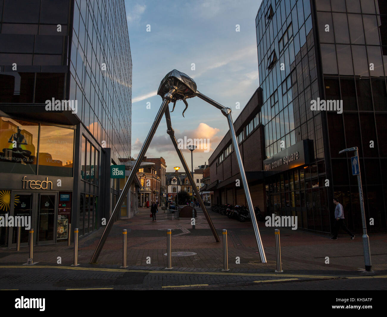 A sculpture from HG Well's book War of the Worlds - a Martian fighting ...