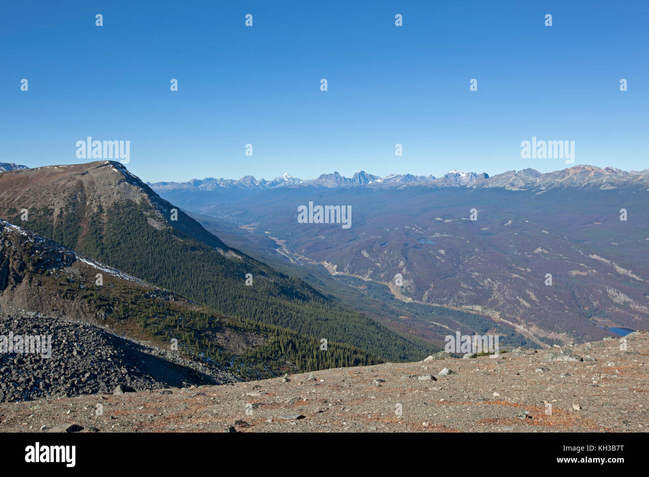 Mount robson aerial hi-res stock photography and images - Alamy