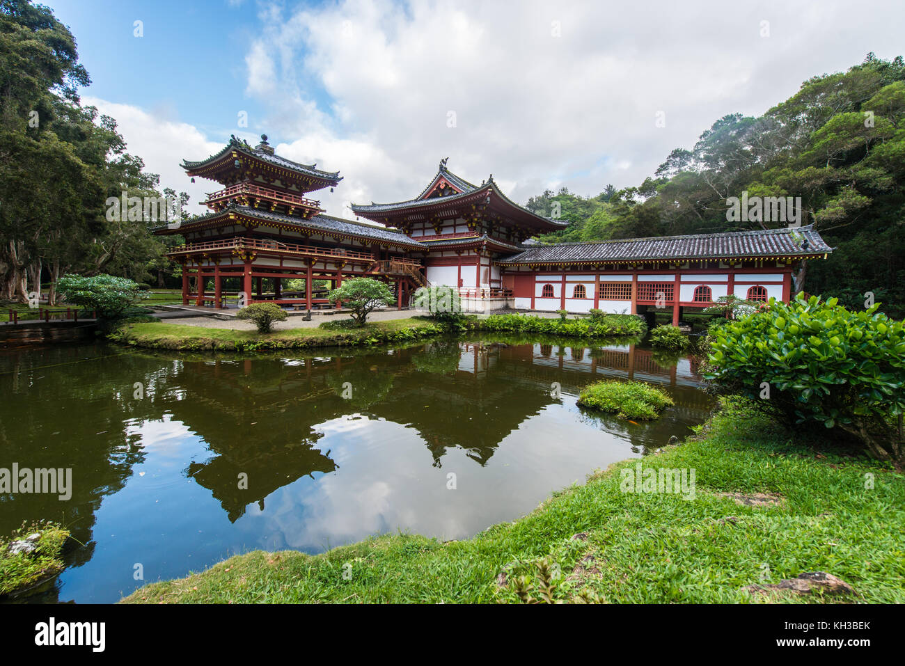 Beautiful japanese temples hi-res stock photography and images - Alamy