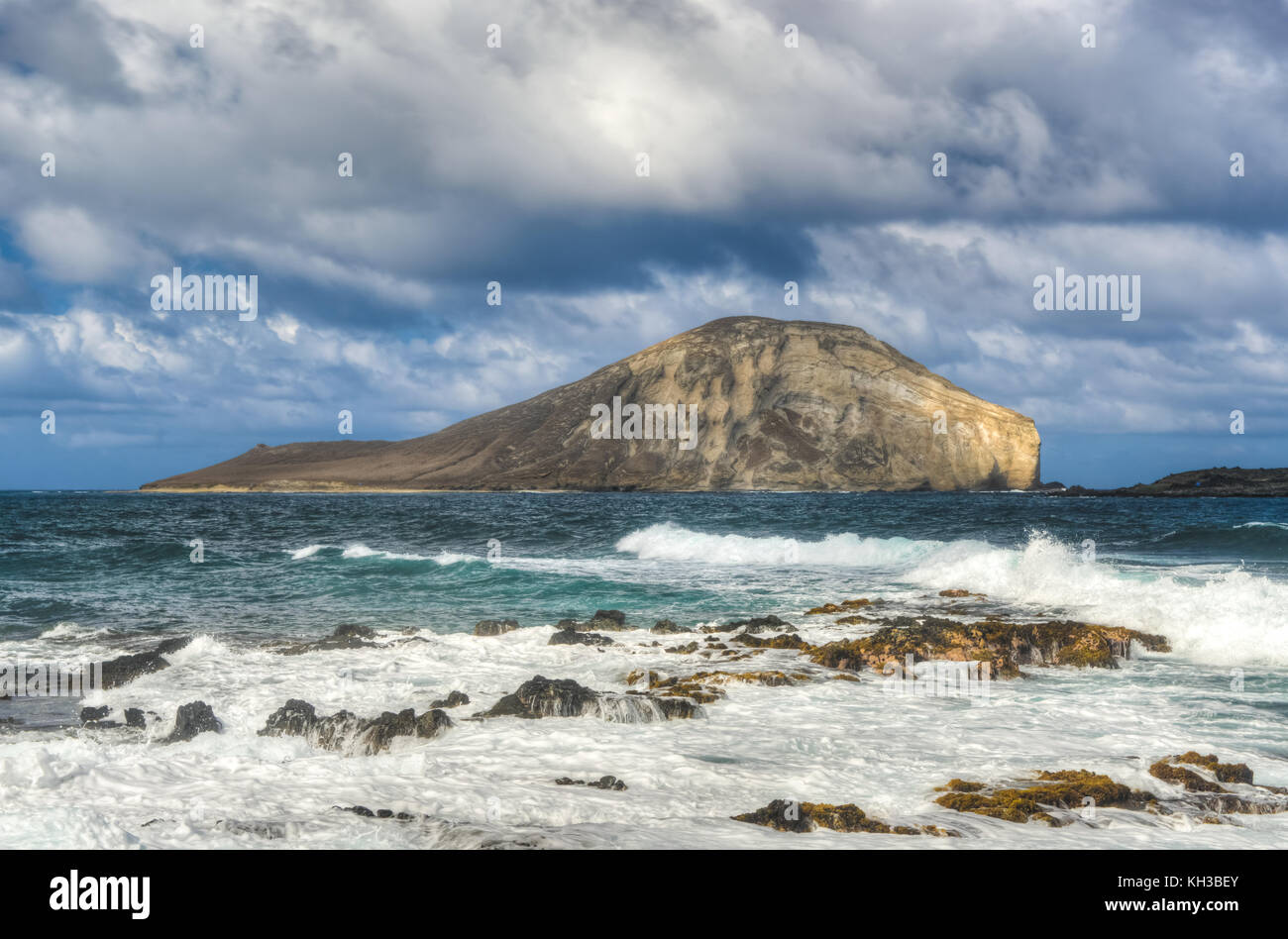 Manana and Kaohikaipu Islands, commonly known as Rabbit and Turtle ...