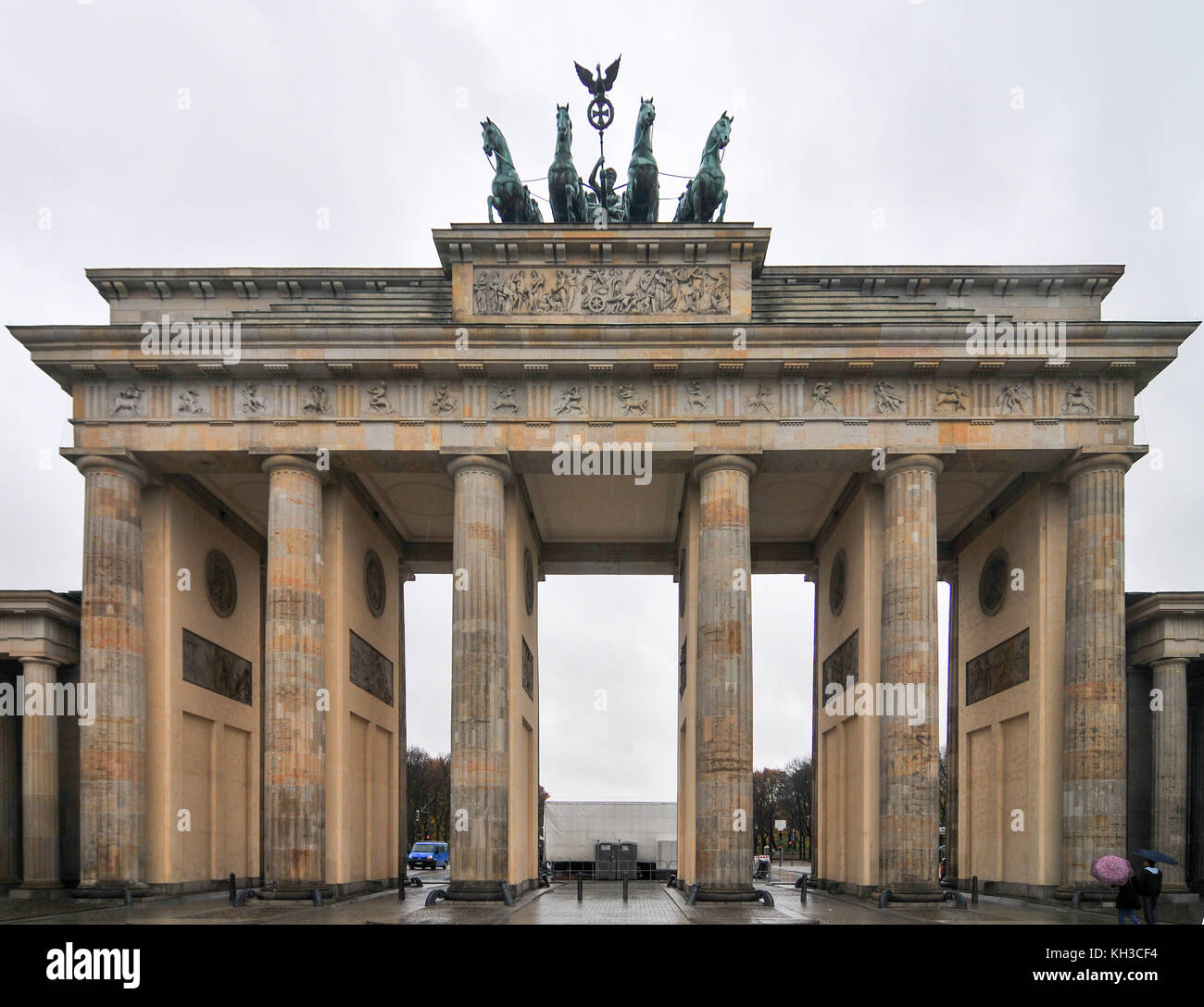 Chariot with the goddess of victory Victoria on the Brandenburg gate ...