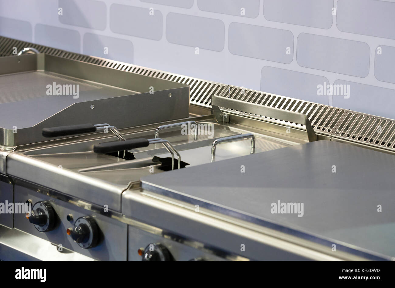 The metal surface of the cooking plate for cooking Stock Photo - Alamy