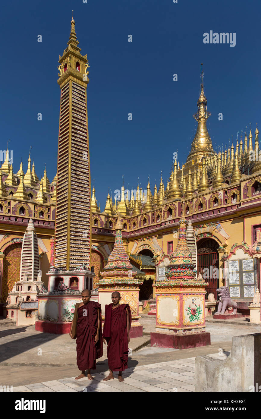 The Buddhist temple complex of Mohnyin Thambuddhei Paya in Monywa in ...