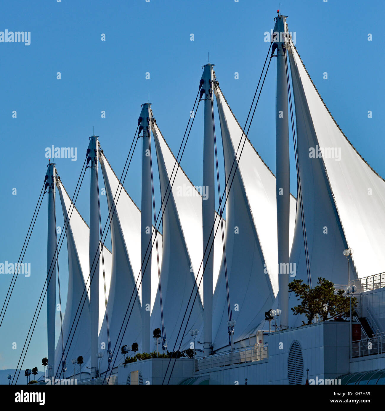 Vancouver Waterfront Sail Towers Stock Photo - Alamy