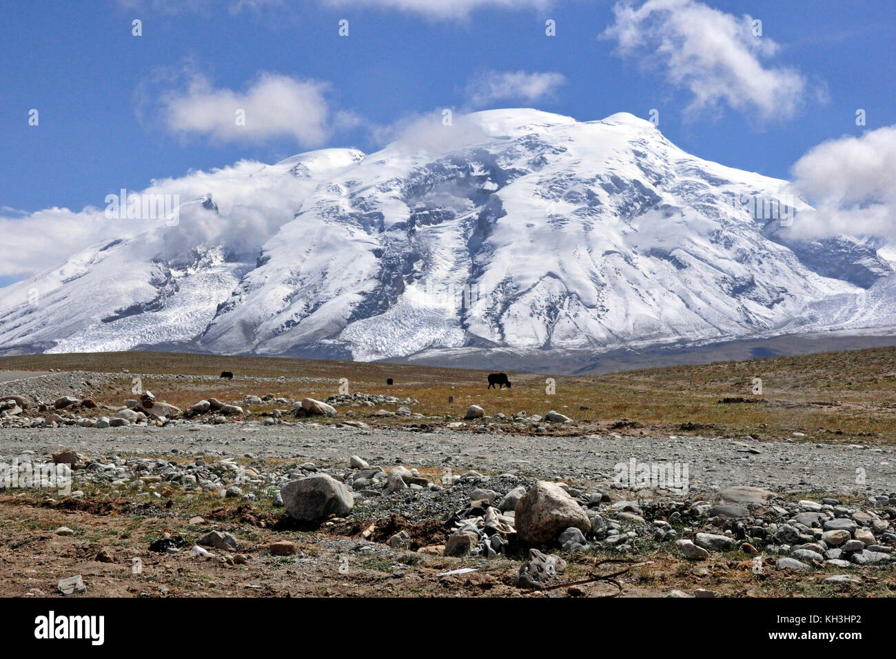 Muztagh hi-res stock photography and images - Alamy