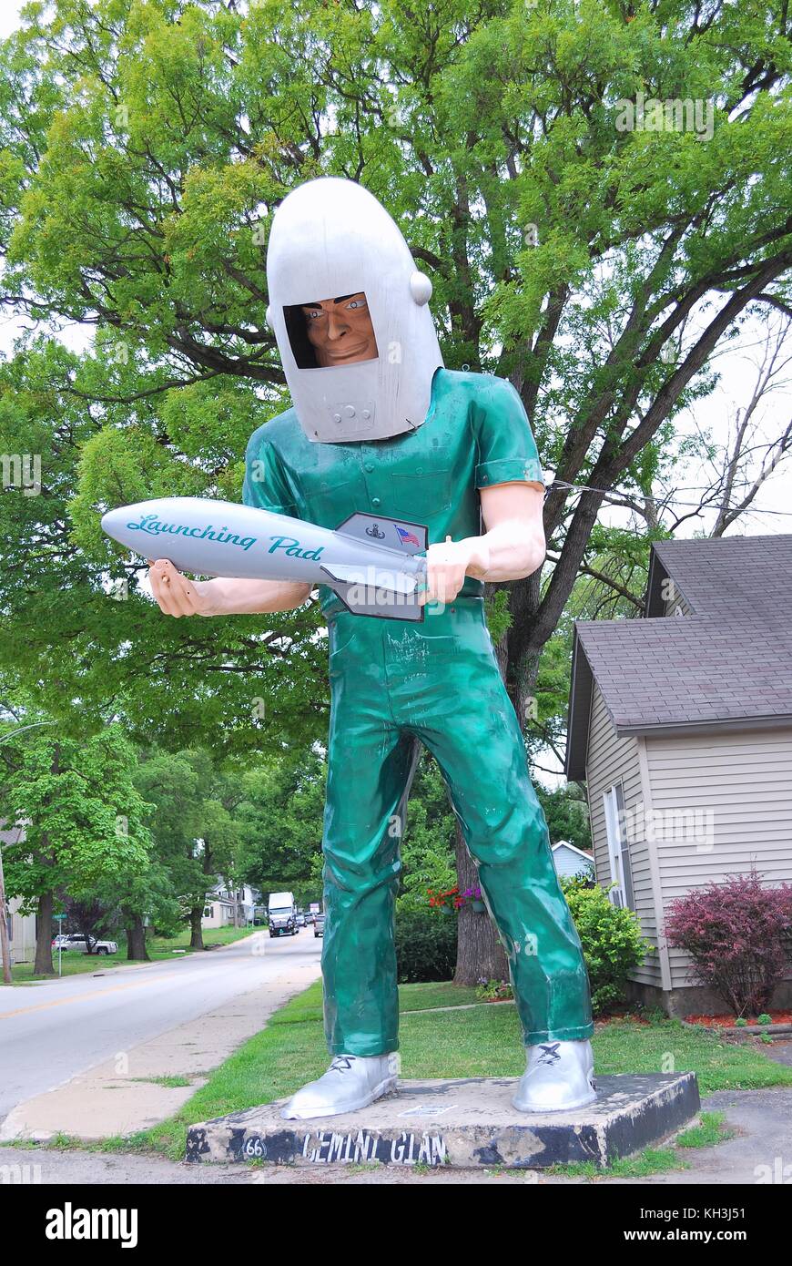 Gemini statue hi-res stock photography and images - Alamy