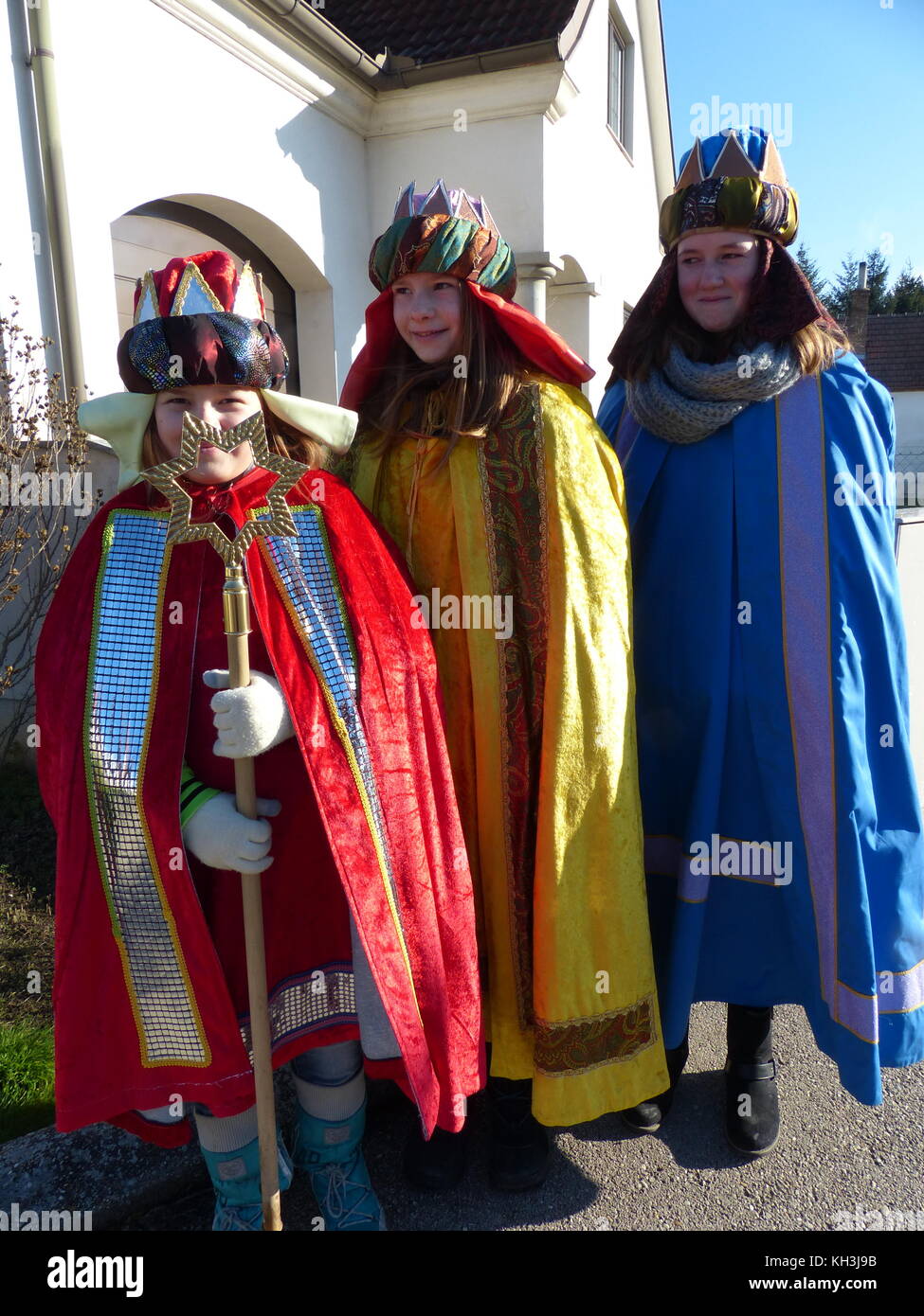 Dress as three kings hi-res stock photography and images - Alamy
