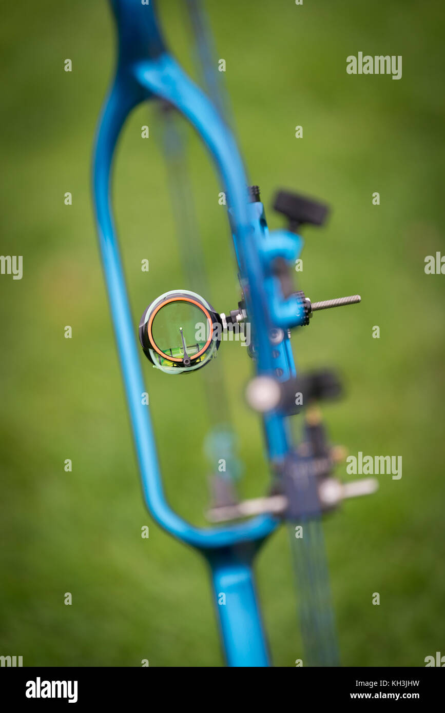 Compound bow hi-res stock photography and images - Alamy