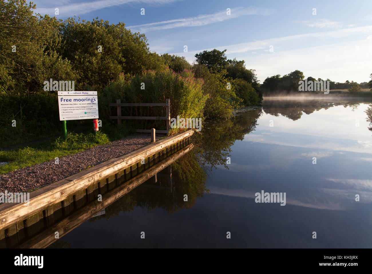 Moorings river bure hi-res stock photography and images - Alamy