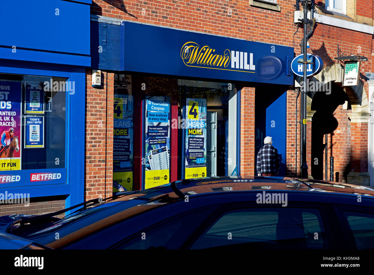 William hill betting shop hi-res stock photography and images - Alamy