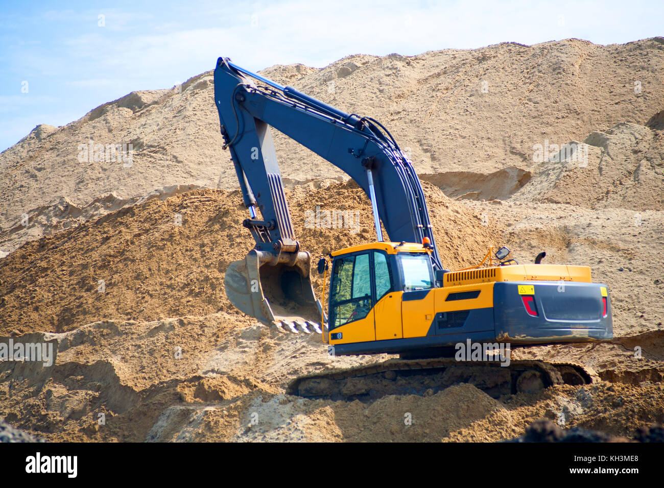 Close-up of a construction site excavator Stock Photo - Alamy