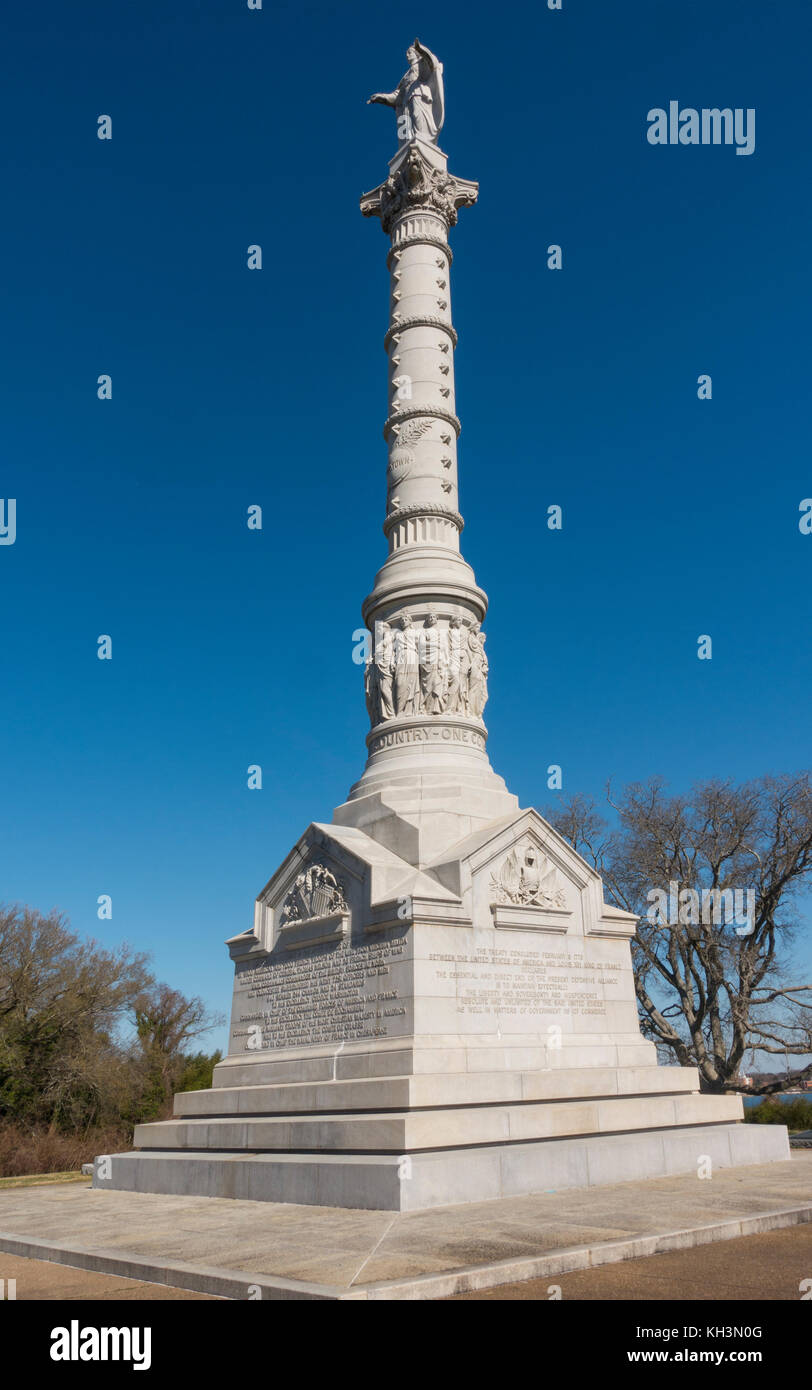Yorktown victory monument hi-res stock photography and images - Alamy