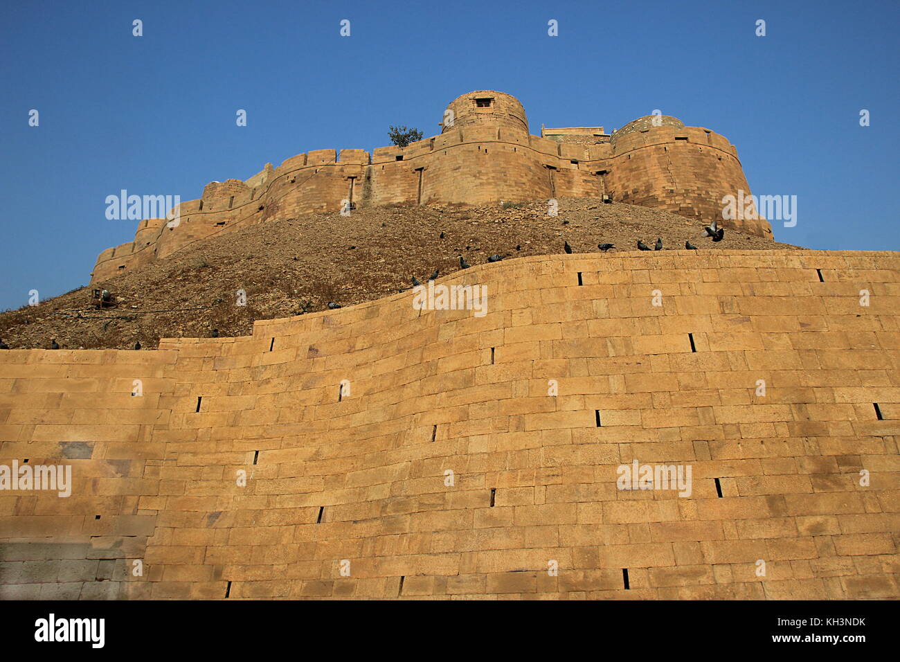Earthen fort mound hi-res stock photography and images - Alamy