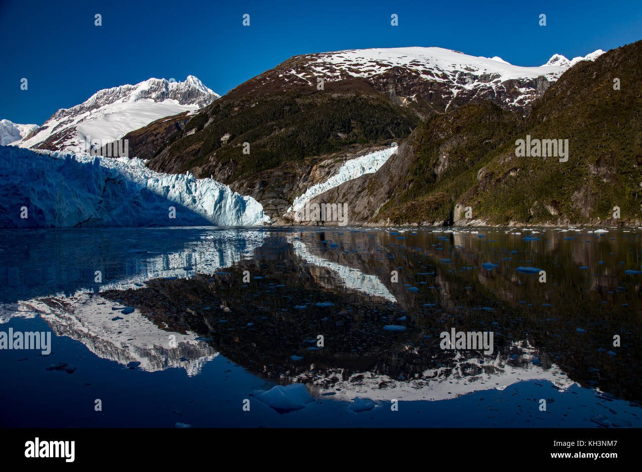 Garibaldi glacier chile hi-res stock photography and images - Alamy