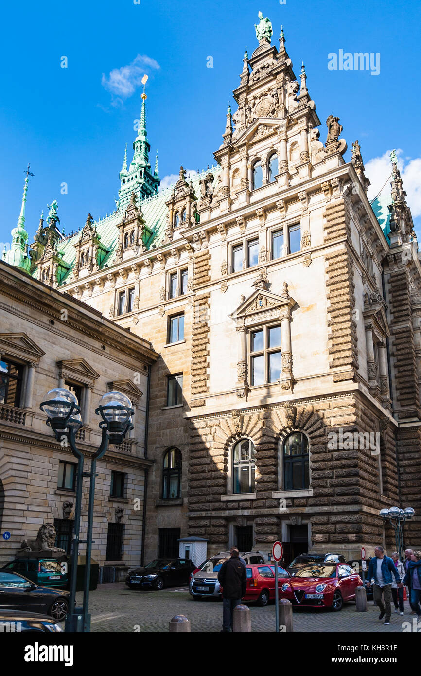 HAMBURG, GERMANY - SEPTEMBER 15, 2017: people near Hamburger Rathaus ...