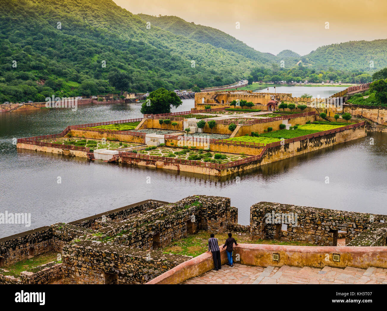 Amber fort gardens on Maota Lake, Jaipur, India Stock Photo - Alamy