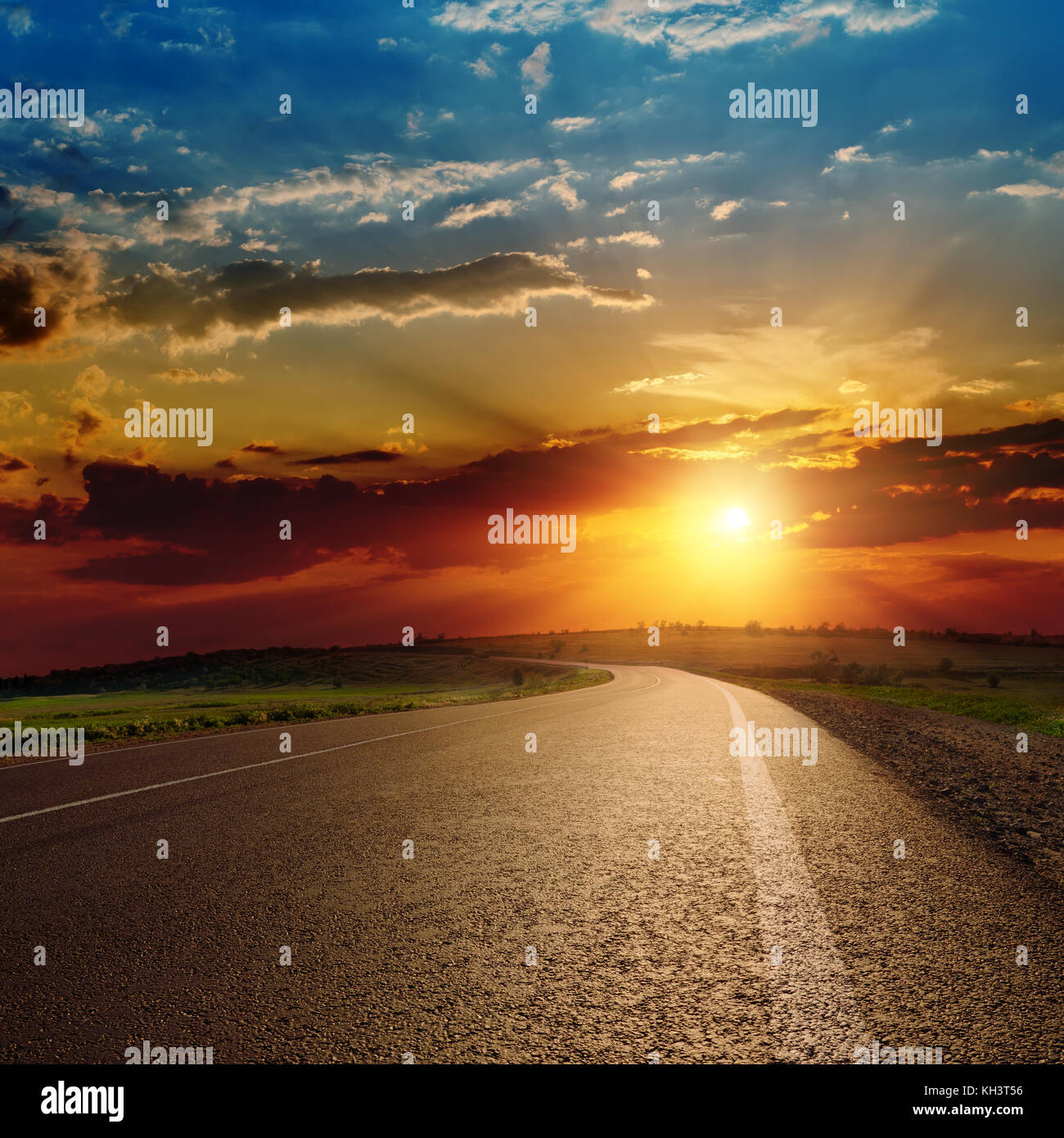 Beautiful sunset over endless evening hi-res stock photography and ...