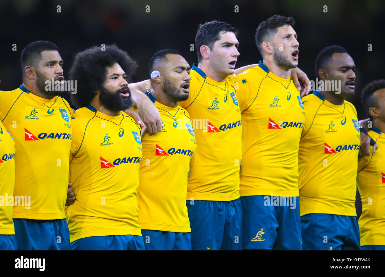 Australia players line up to sing the national anthem Stock Photo - Alamy