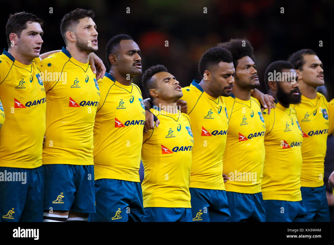Australia players line up to sing the national anthem Stock Photo - Alamy