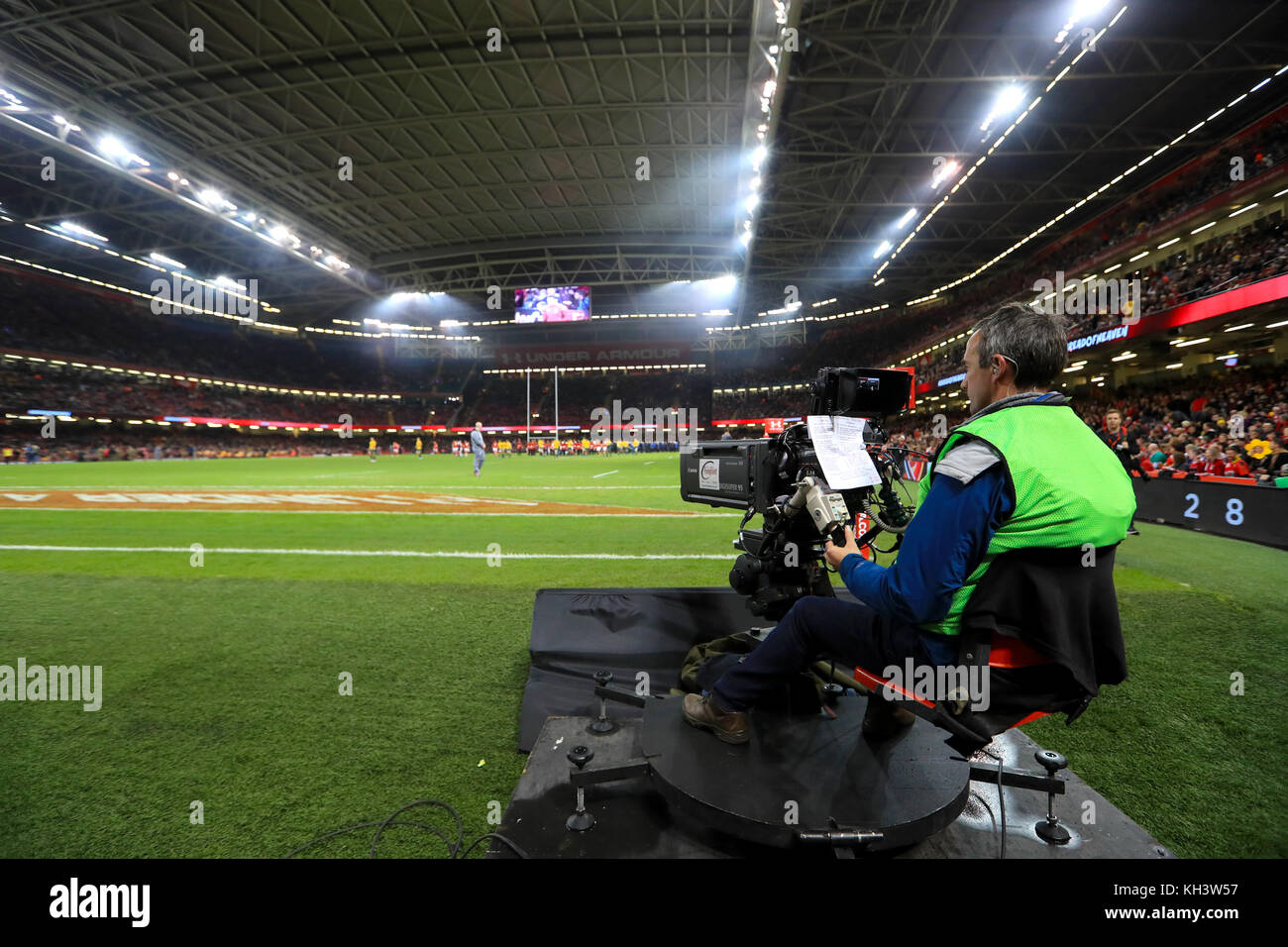 General view of a camera man on the pitch Stock Photo - Alamy