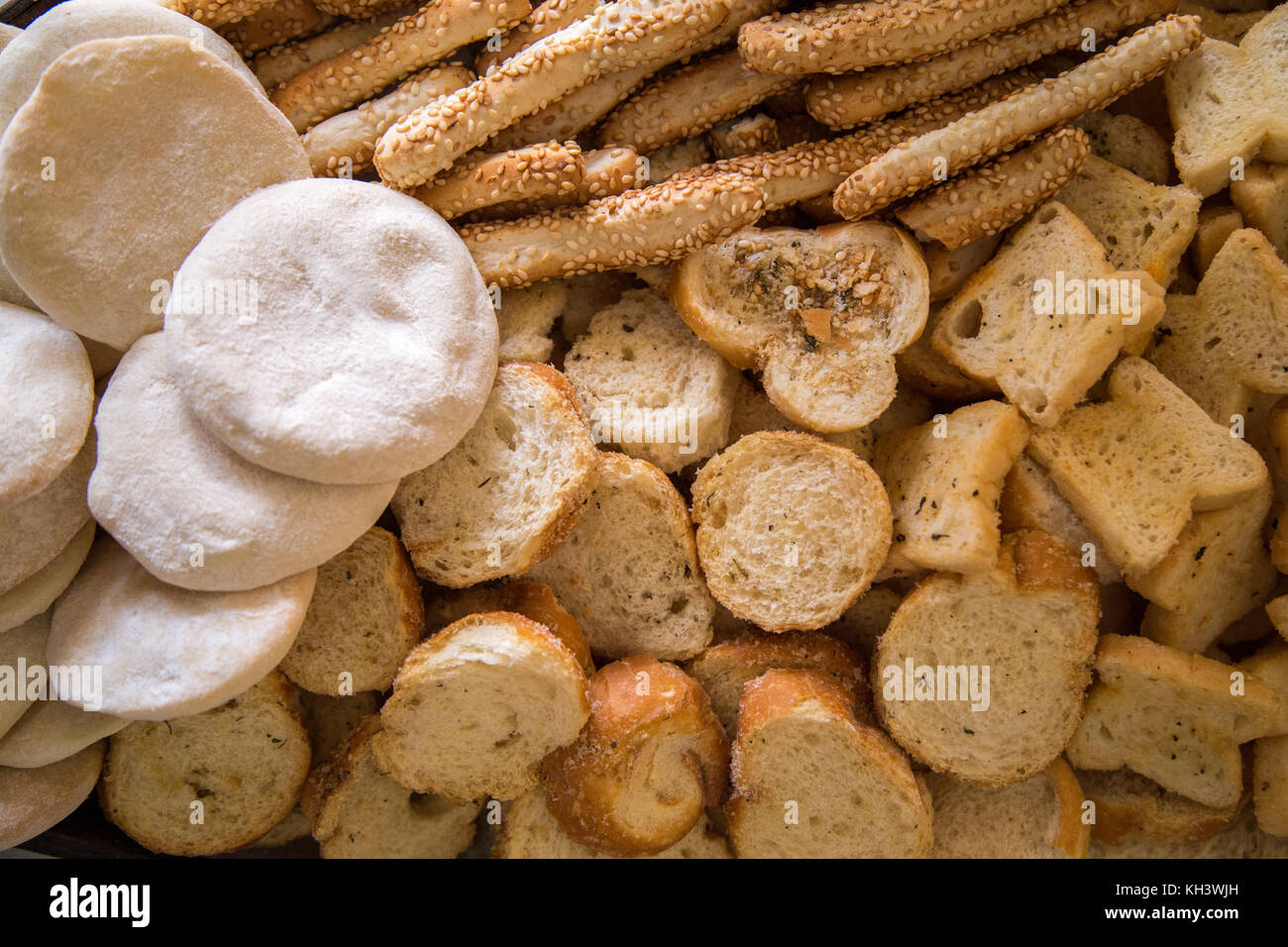 Syrian bread hi-res stock photography and images - Alamy