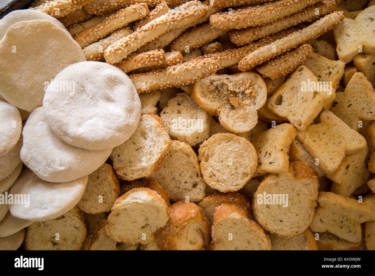 Syrian bread hi-res stock photography and images - Alamy