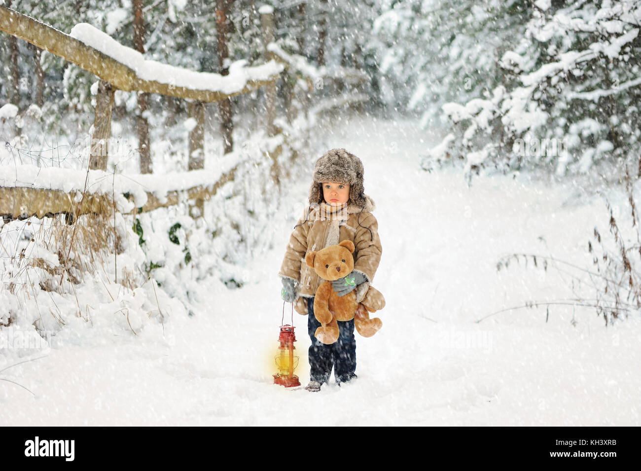 Sad boy snow hi-res stock photography and images - Alamy