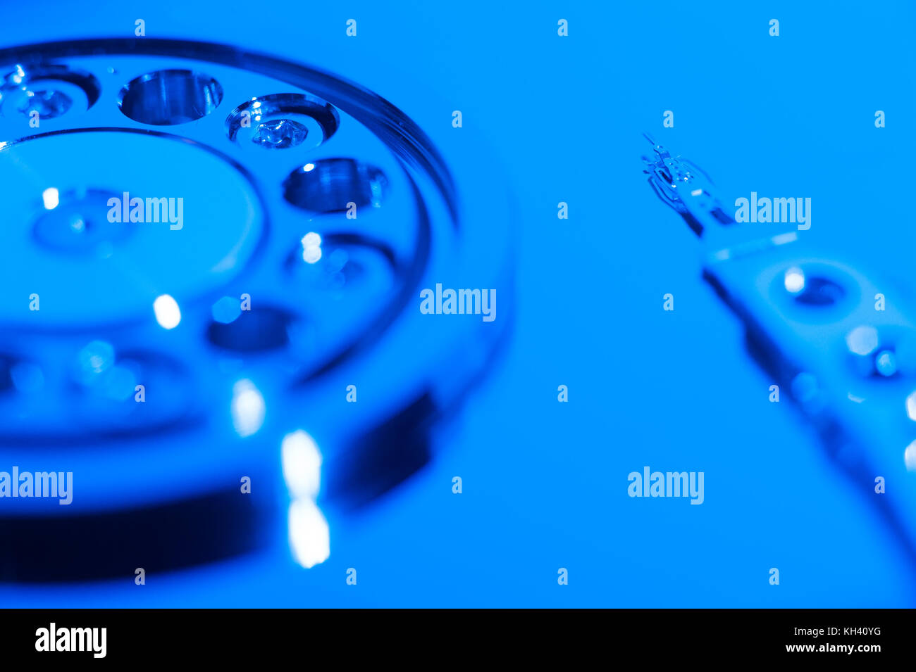 Inside hard drive cylinder and head macro Stock Photo - Alamy