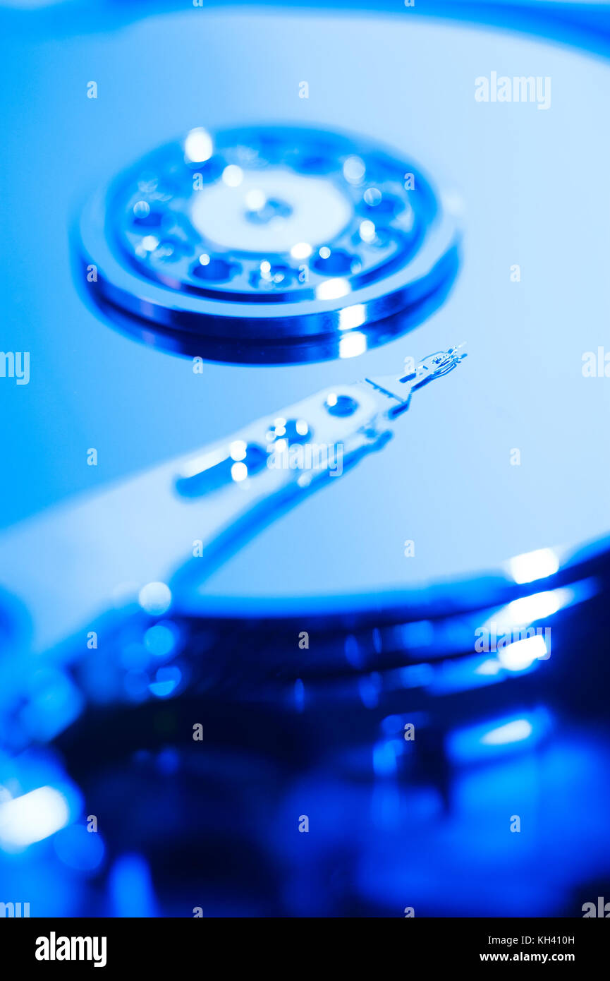 Inside hard drive cylinder and head macro Stock Photo - Alamy