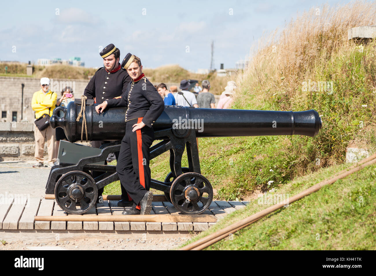 Canadian soldiers stand alongside a canon in Fort George on Citadel ...