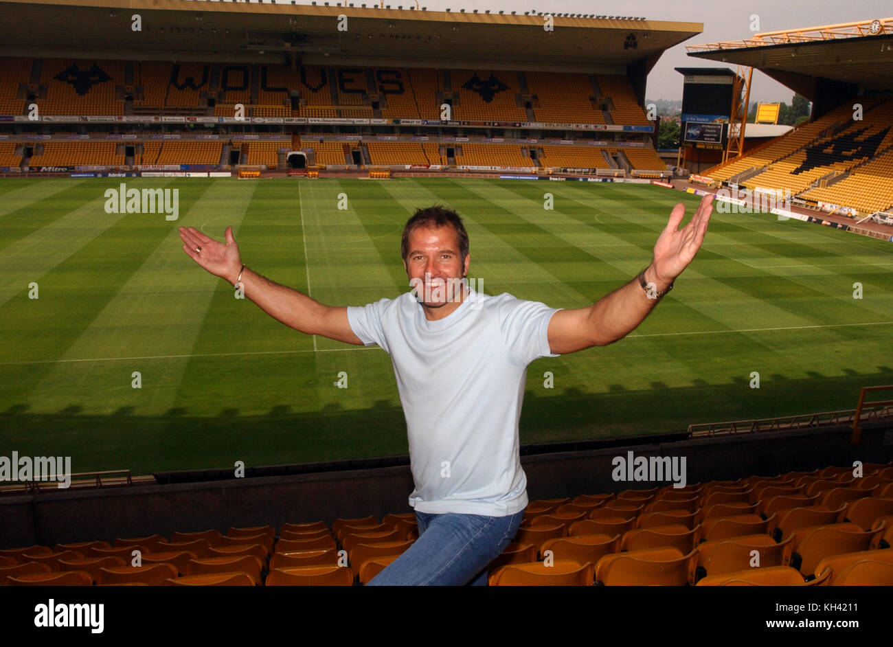 Steve bull stand hi-res stock photography and images - Alamy