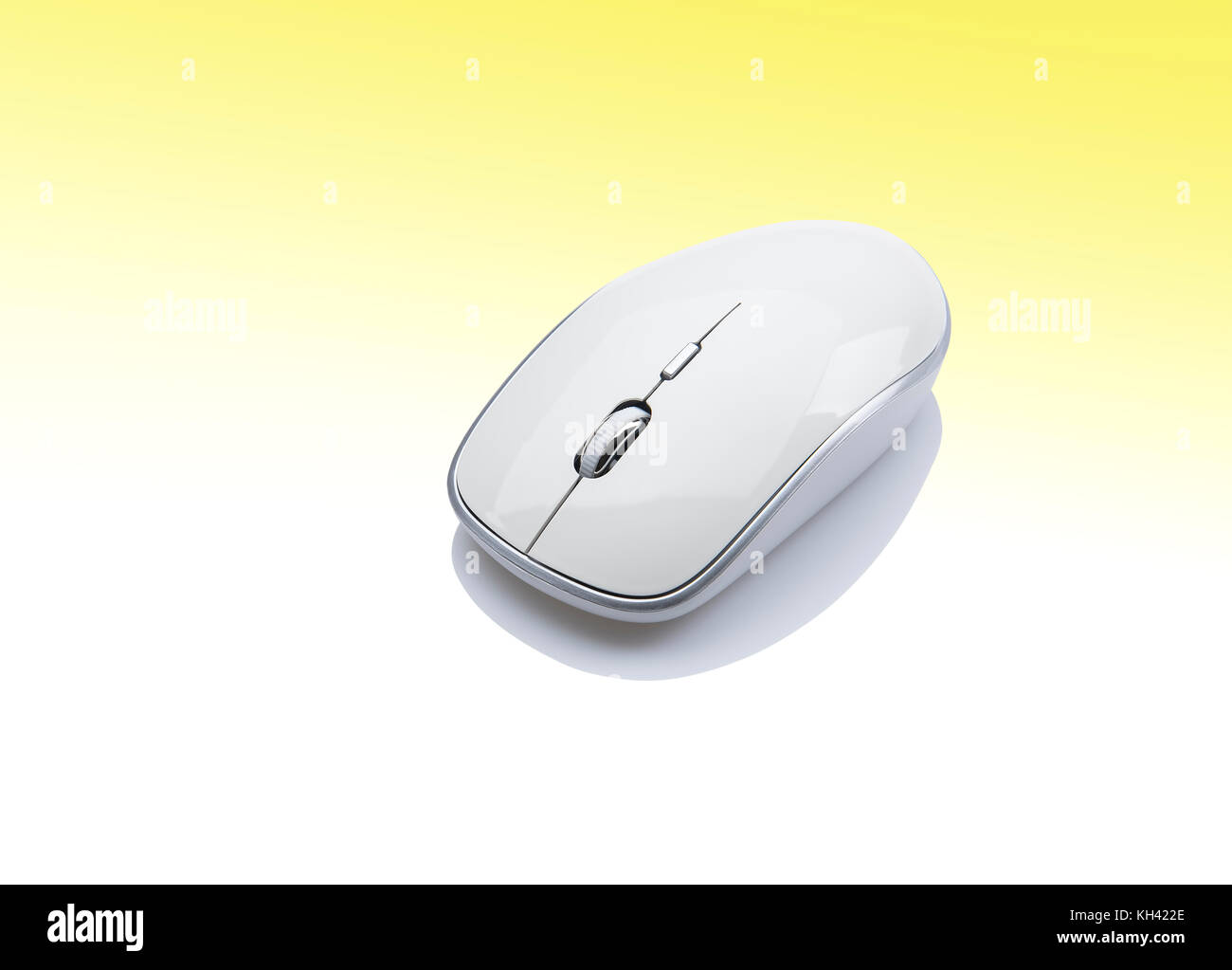 Modern white wireless computer mouse Stock Photo - Alamy