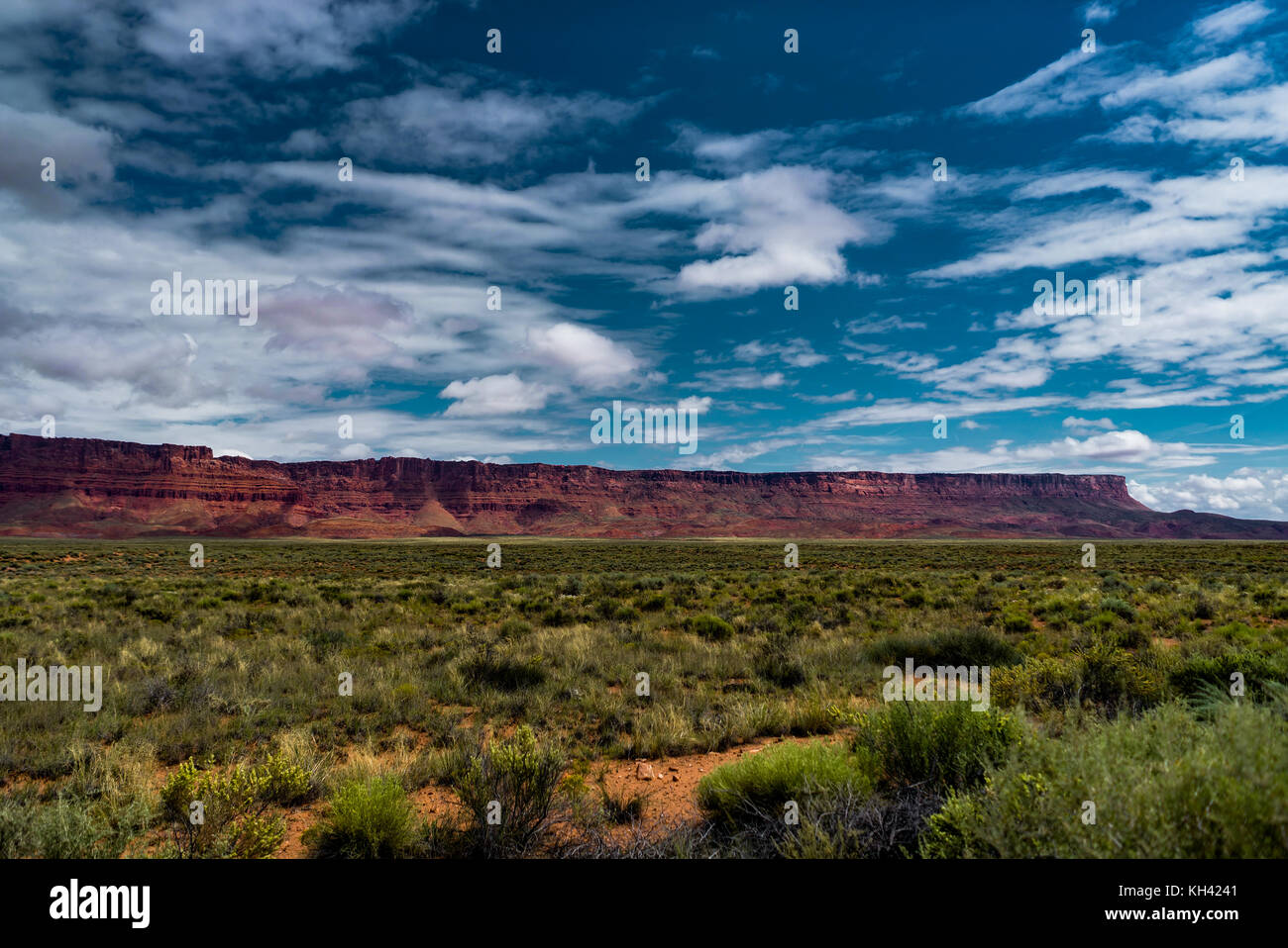 Vermillion cliffs and plain hi-res stock photography and images - Alamy
