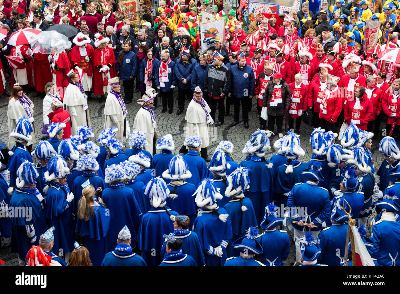 The German Carnival season traditionally begins with the Hoppeditz ...