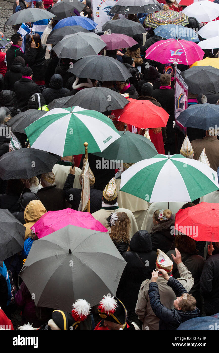 The German Carnival season traditionally begins with the Hoppeditz ...
