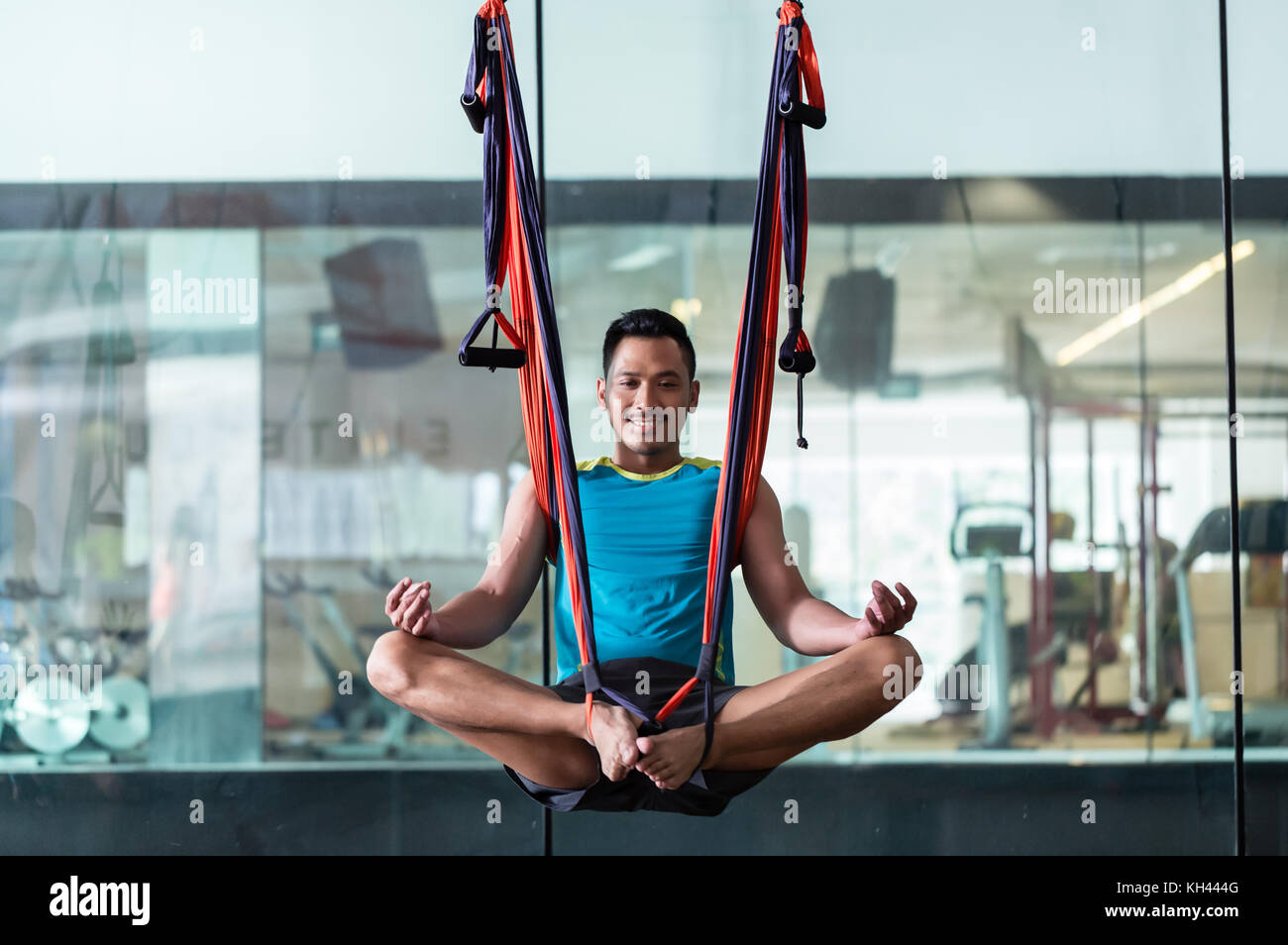 Hanging position hi-res stock photography and images - Alamy