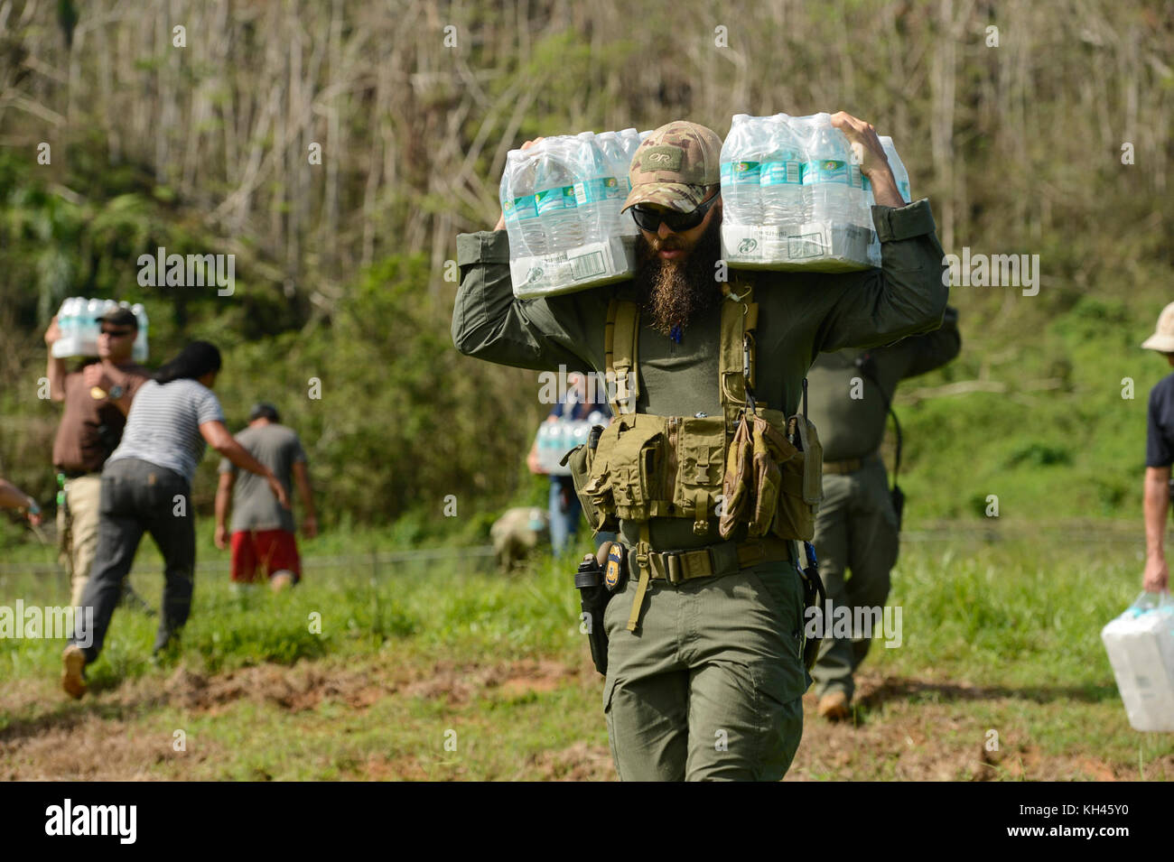 The U.S. Department of Homeland Security delivers food and water to ...