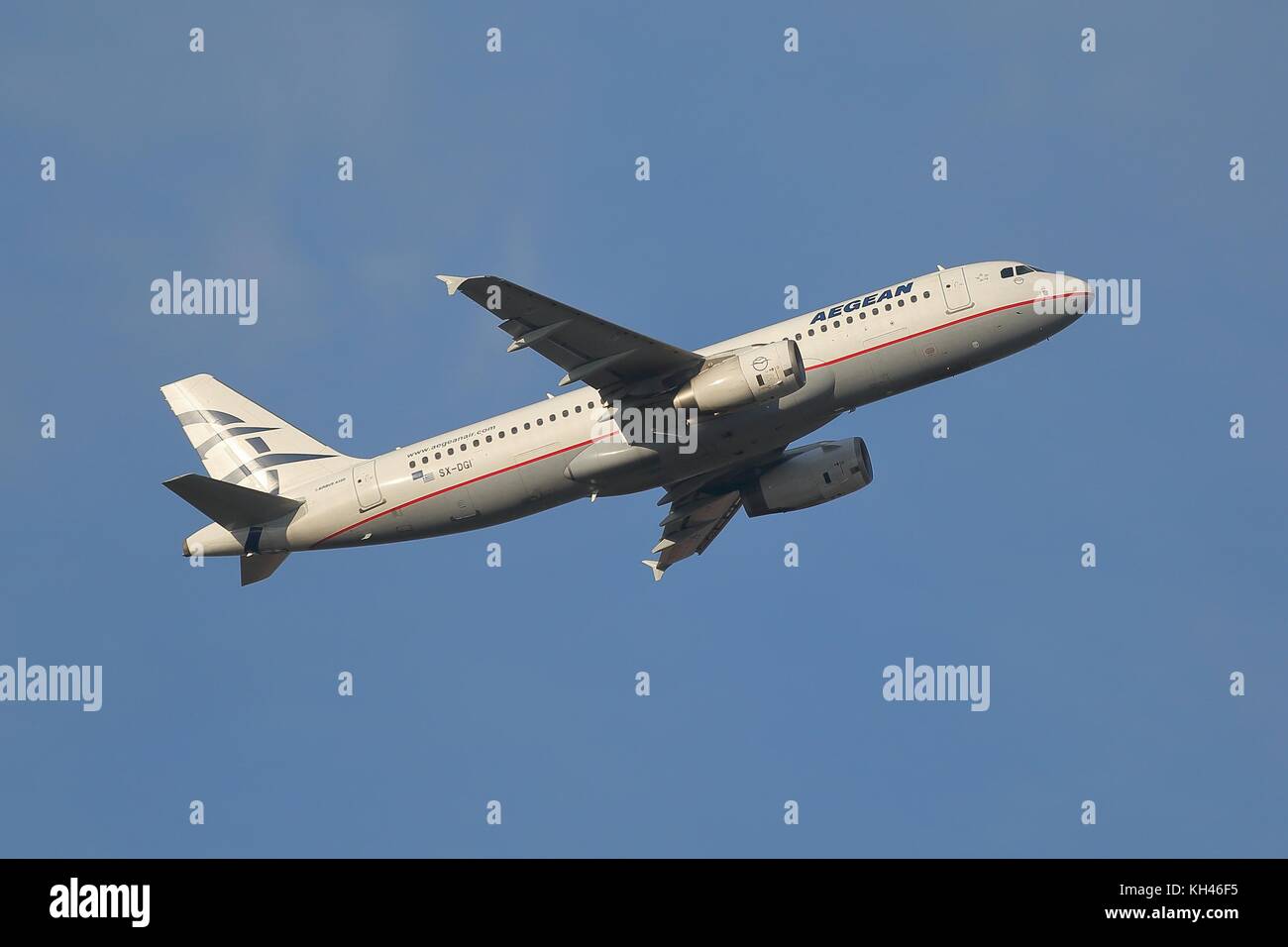 Greek aircraft hi-res stock photography and images - Alamy