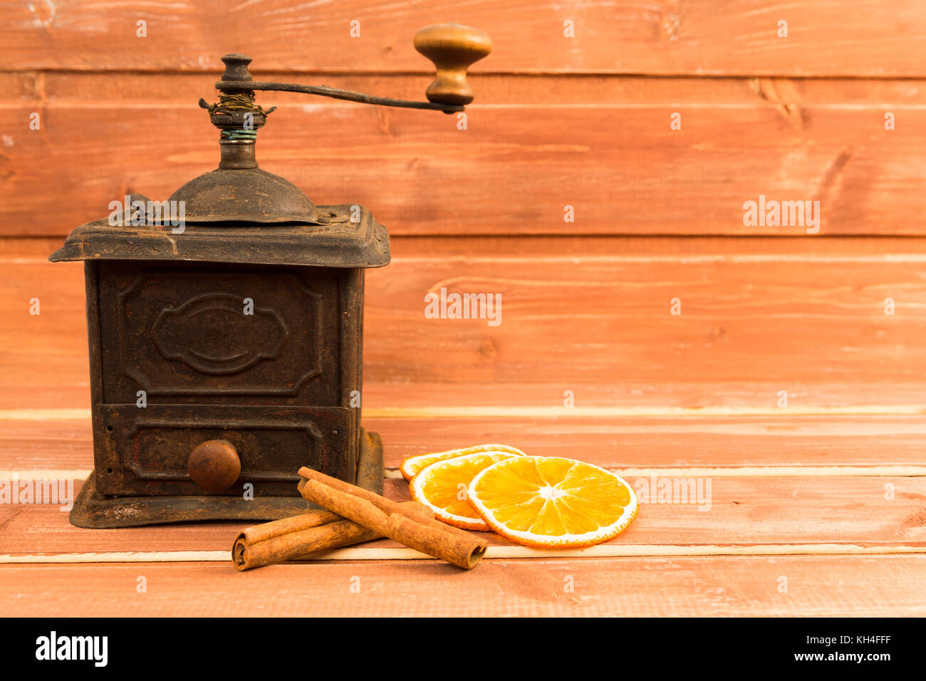 Old grinder cinnamon dry hi-res stock photography and images - Alamy