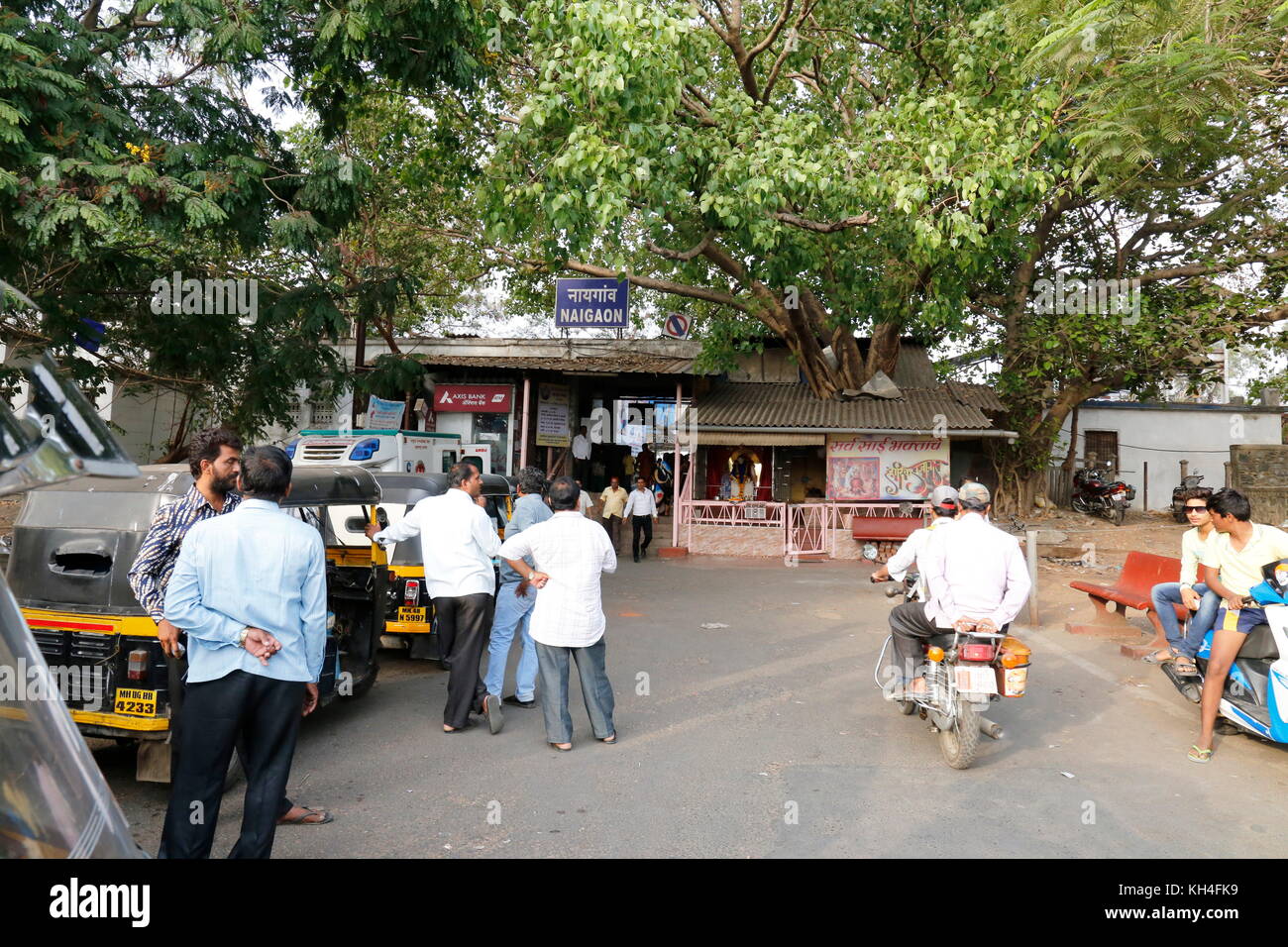 Naigaon railway station, Mumbai, Maharashtra, India, Asia Stock Photo ...