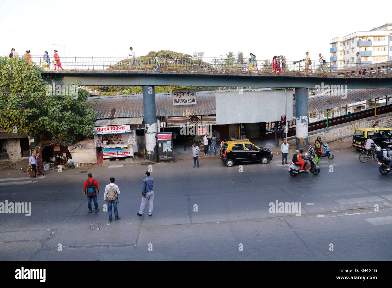 Matunga railway station, Mumbai, Maharashtra, India, Asia Stock Photo ...