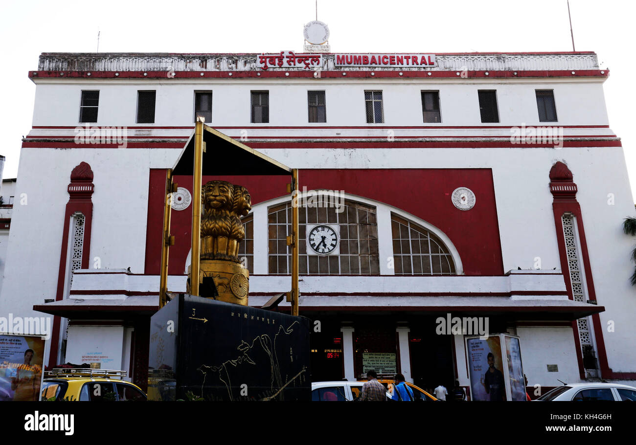 Mumbai central railway station hi-res stock photography and images - Alamy