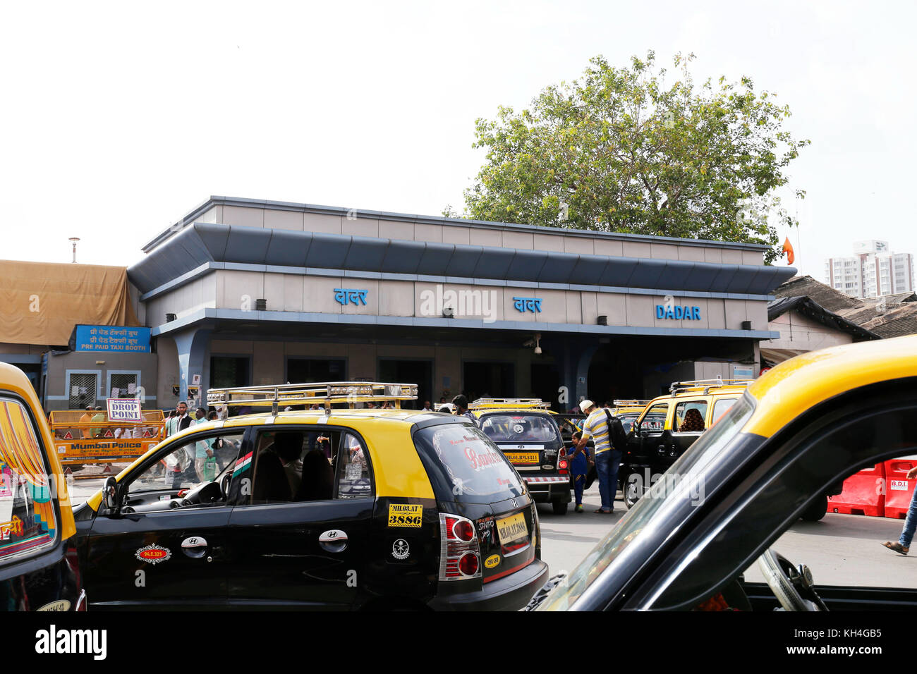 Dadar railway station, Mumbai, Maharashtra, India, Asia Stock Photo - Alamy