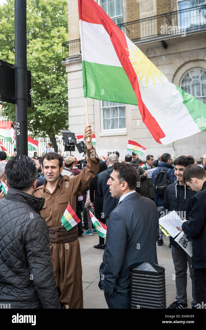 Kurdistan referendum Supporting Kurdistan referendum in London. Kurdish ...