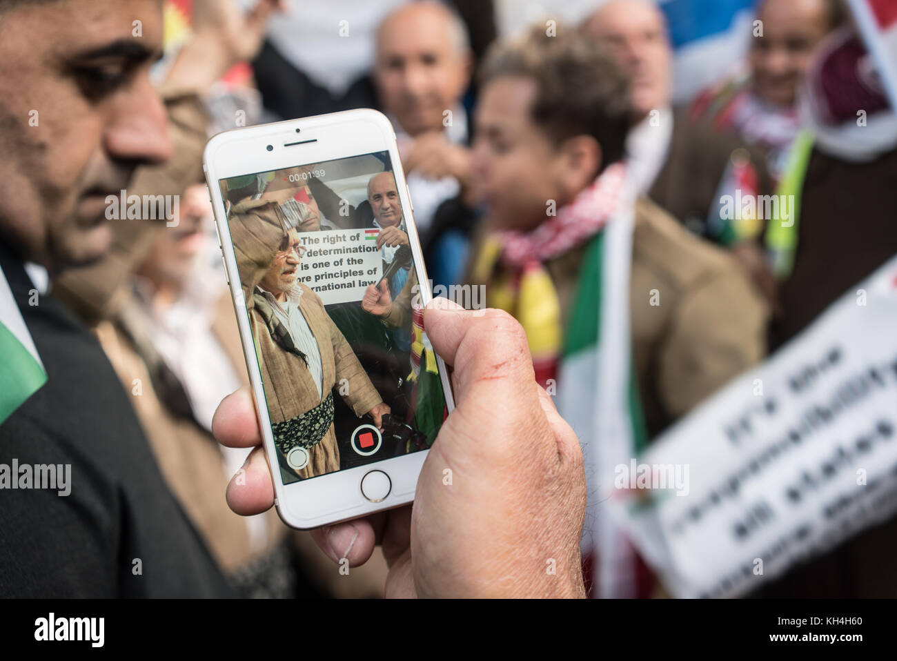 Kurdistan referendum Supporting Kurdistan referendum in London. Kurdish ...