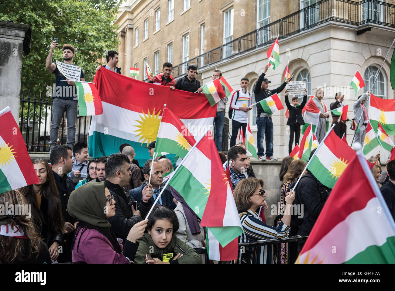 Kurdistan referendum Supporting Kurdistan referendum in London. Kurdish ...