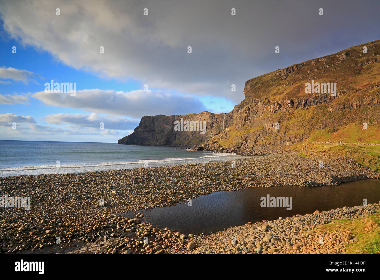 Talisker Bay Isle of Skye Stock Photo - Alamy