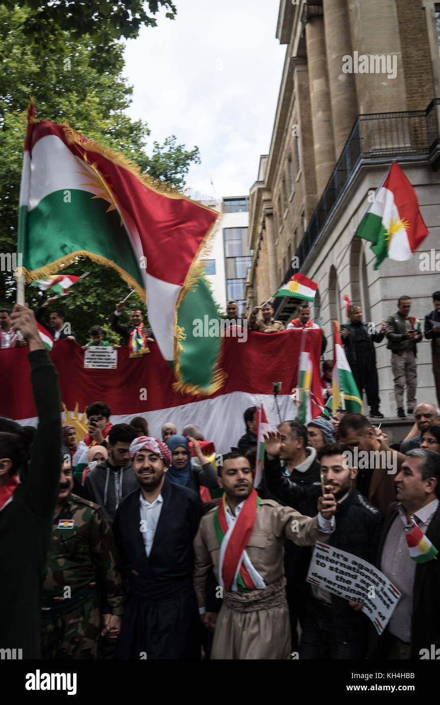 Kurdistan referendum Supporting Kurdistan referendum in London. Kurdish ...