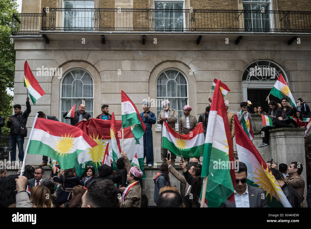 Kurdistan referendum Supporting Kurdistan referendum in London. Kurdish ...